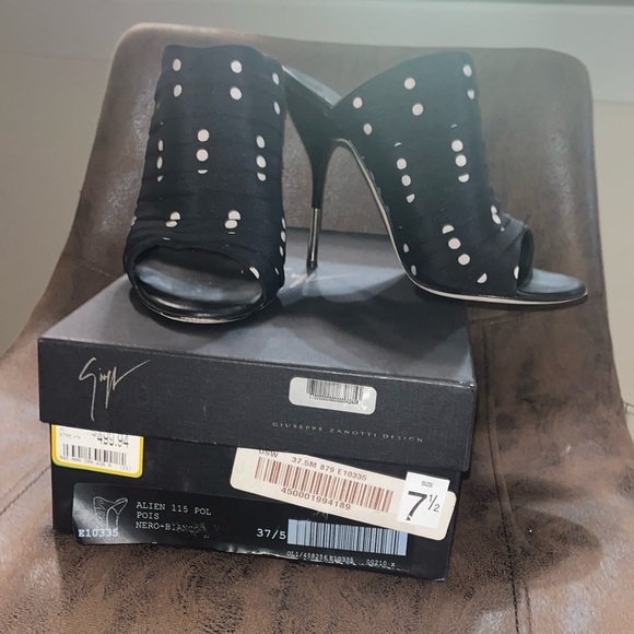 Giuseppe Zanotti | Shoes | Giuseppe Zanotti Design Pumps | Poshmark